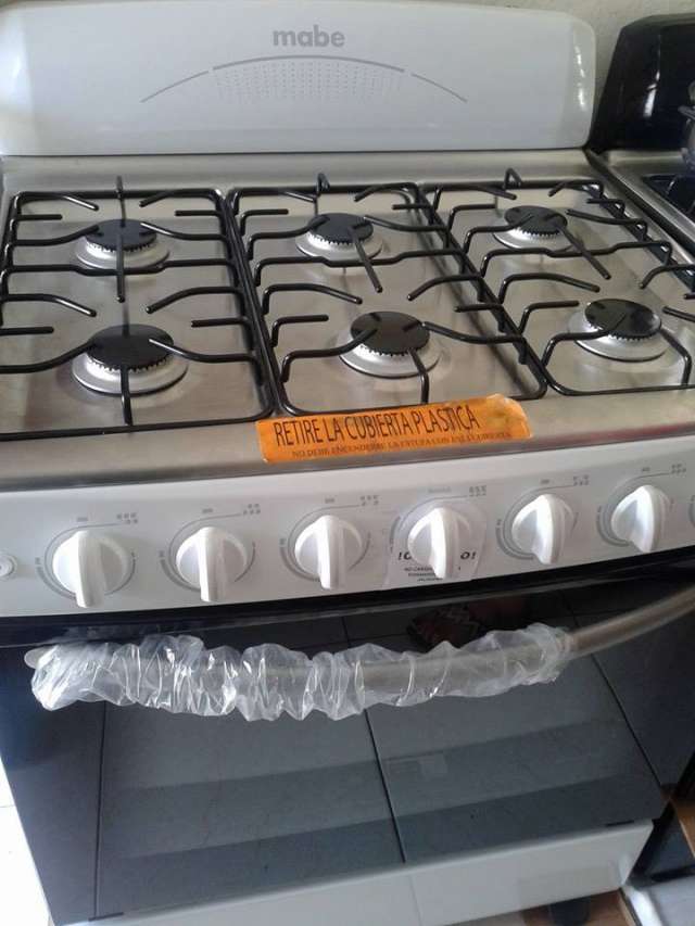 Fotos de Estufa de 30 pulg con tope en acero inoxi en Santo Domingo ...